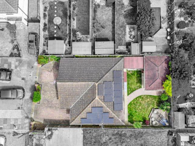 2 bedroom detached bungalow for sale in Droitwich Avenue, Southend on sea, SS2 4, SS2