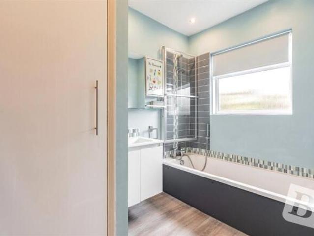 2 bedroom detached bungalow for sale in First Avenue, Northfleet, Gravesend, Kent, DA11