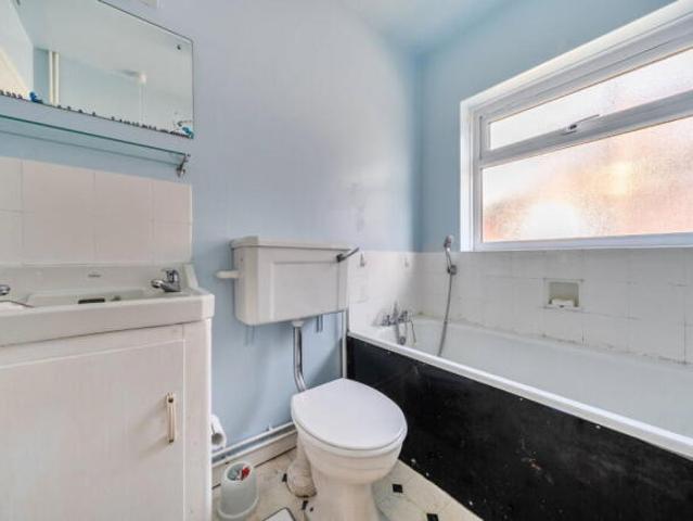 2 bedroom detached bungalow for sale in Kempshott Lane, Basingstoke RG22 5LT, RG22