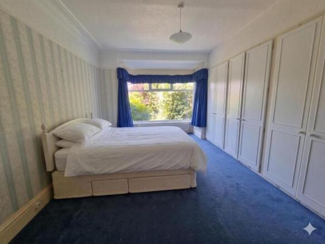 2 bedroom detached bungalow for sale in Holderness Road, Hull, HU9