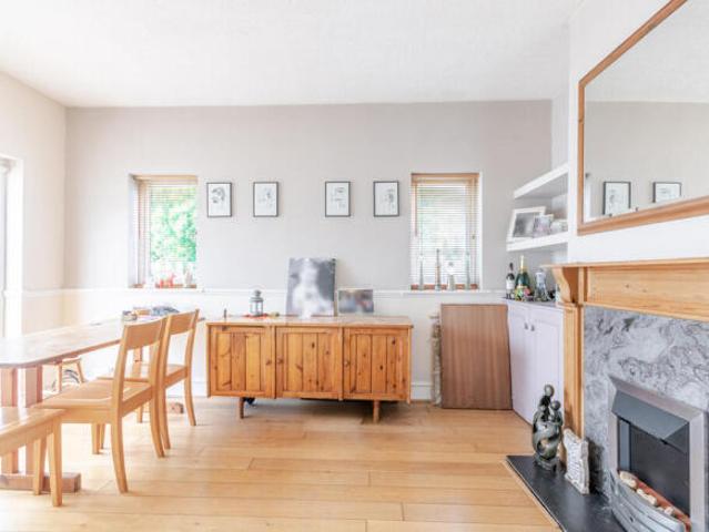 2 bedroom detached bungalow for sale in Horseshoe Lane, WD25
