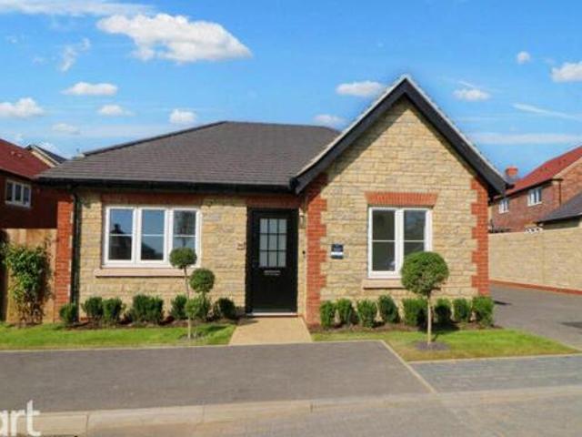 2 Bedroom Detached Bungalow For Sale In Hayfield Park