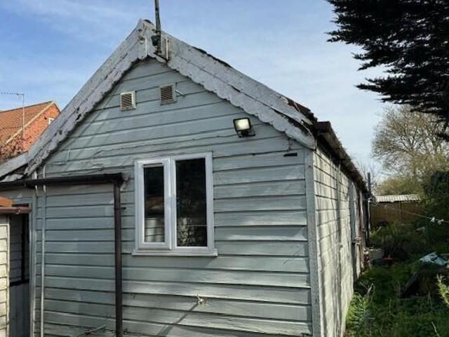 2 Bedroom Detached Bungalow For Sale In Heacham