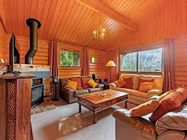 2 Bedroom Detached Bungalow For Sale In Henley Road, Marlow, SL7