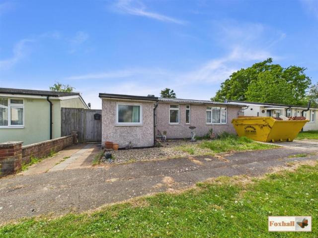 2 bedroom detached bungalow for sale in Inverness Road, Ipswich, IP4