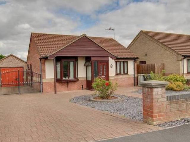 2 bedroom detached bungalow for sale in Johnson Way Burgh Le Marsh Skegness PE24