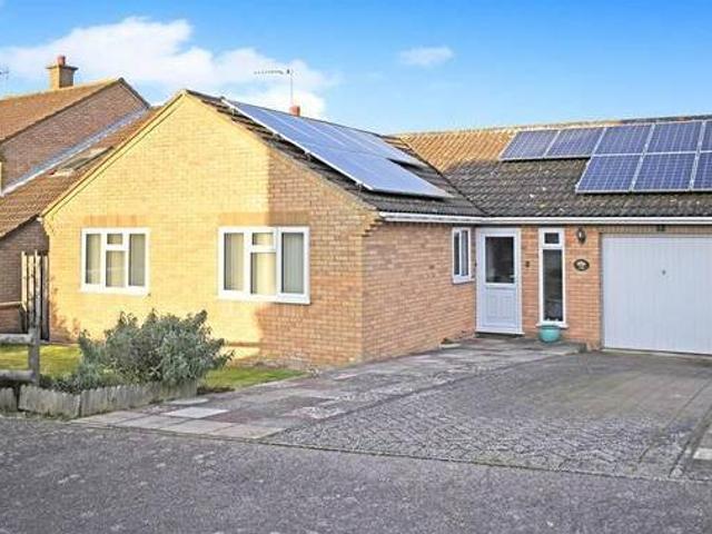 2 bedroom detached bungalow for sale in Jermyn Way Halesworth IP19