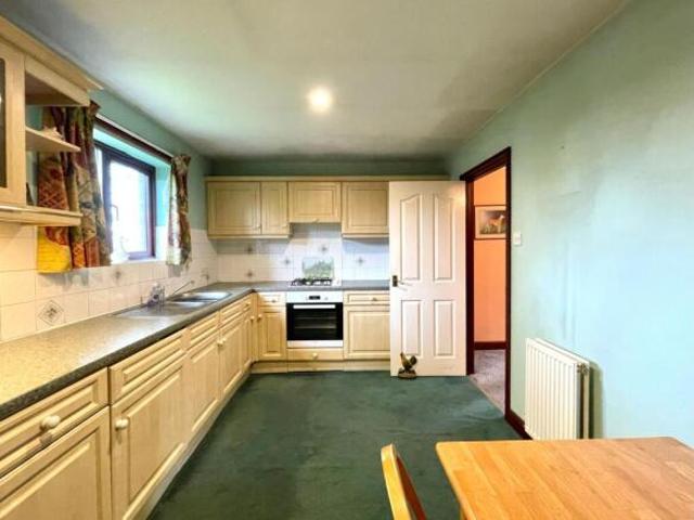 2 bedroom detached bungalow for sale in Oakes Road South, Oakes, Huddersfield, HD3
