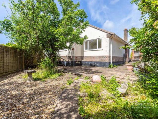 2 bedroom detached bungalow for sale in Okeford Road, Broadstone, BH18