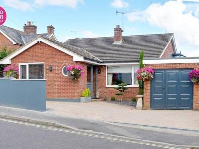 2 bedroom detached bungalow for sale in Lower Evingar Road Whitchurch RG28 7BX RG28