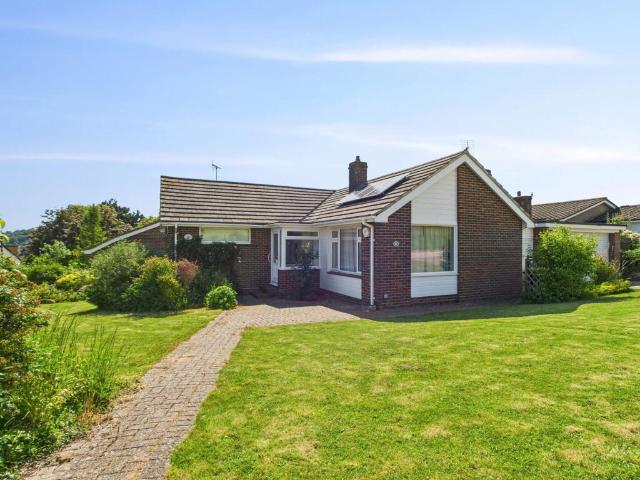 2 bedroom detached bungalow for sale in Long Meadow, Findon Valley, Worthing BN14 0HX, BN14