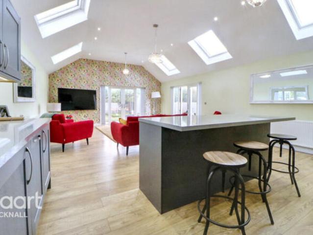 2 bedroom detached bungalow for sale in Linby Road, Nottingham, NG15