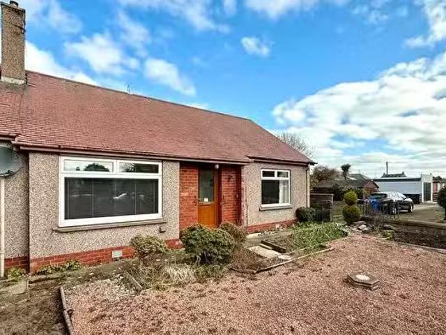 2 Bedroom Detached Bungalow For Sale In Mall Park Road, Montro.