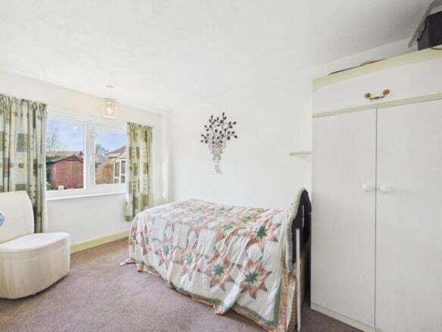 2 bedroom detached bungalow for sale in Manor Road, North Hykeham, Lincoln, LN6