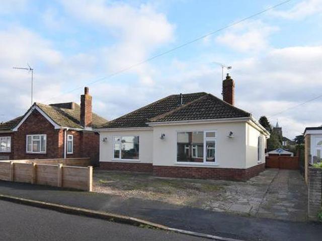 2 bedroom detached bungalow for sale in Meadow Way West Lynn PE34