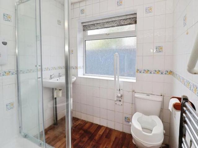 2 bedroom detached bungalow for sale in Meadowlake Crescent, Lincoln, LN6