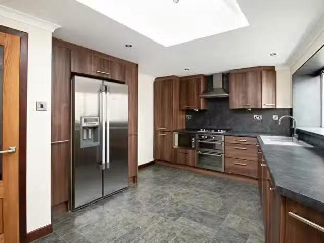 2 Bedroom Detached Bungalow For Sale In Murray Lane, Montrose.
