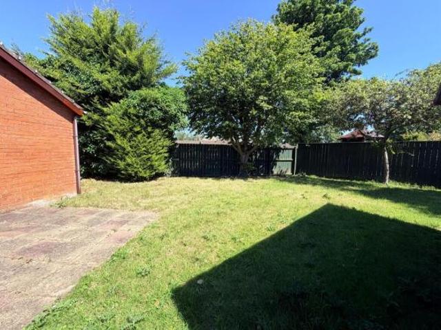 2 bedroom detached bungalow for sale in Nunburnholme Park, Hull, HU5