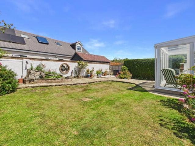 2 bedroom detached bungalow for sale in South Drive, Ferring, Worthing, BN12