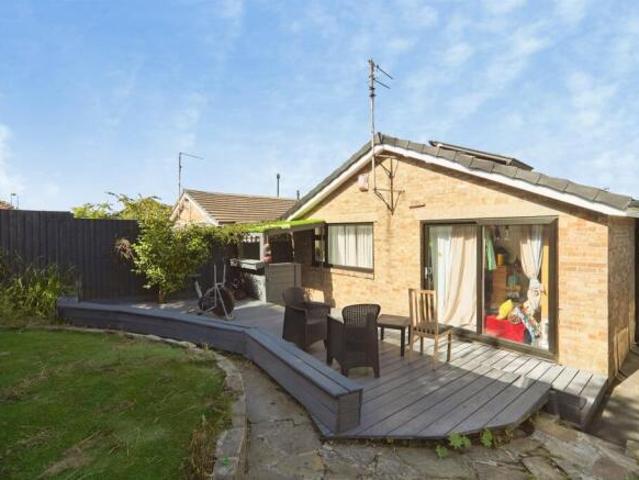 2 bedroom detached bungalow for sale in Shay Drive, Bradford, BD9