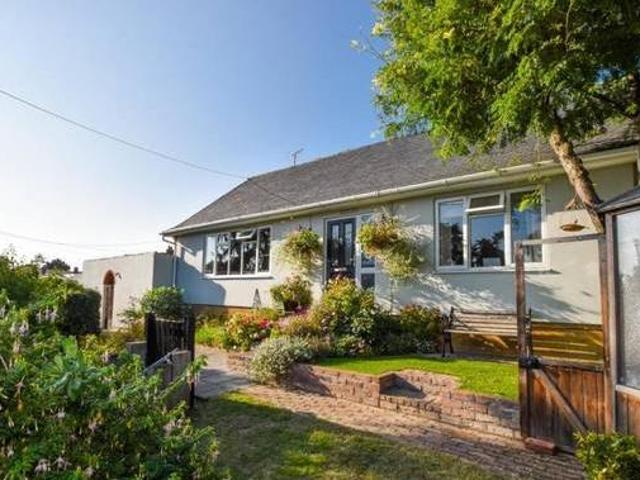 2 bedroom detached bungalow for sale in Sheldrakes High Street Wethersfield BRAINTREE CM7