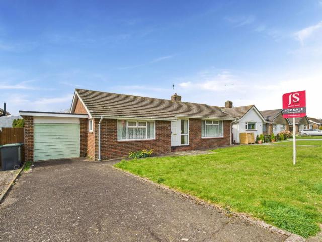 2 bedroom detached bungalow for sale in Shepherds Mead, Findon Valley, Worthing BN14 0JA, BN14