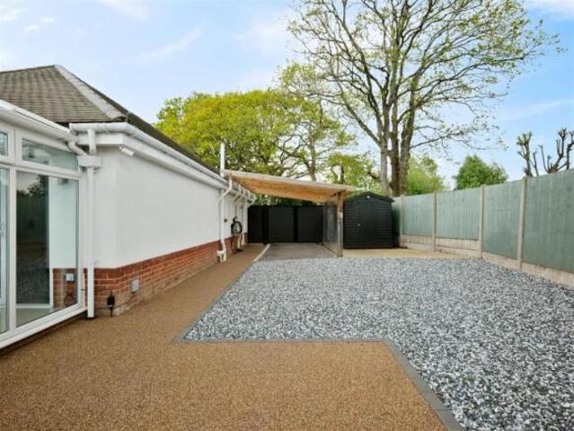 2 bedroom detached bungalow for sale in Shottsford Road, Oakdale, Poole, BH15