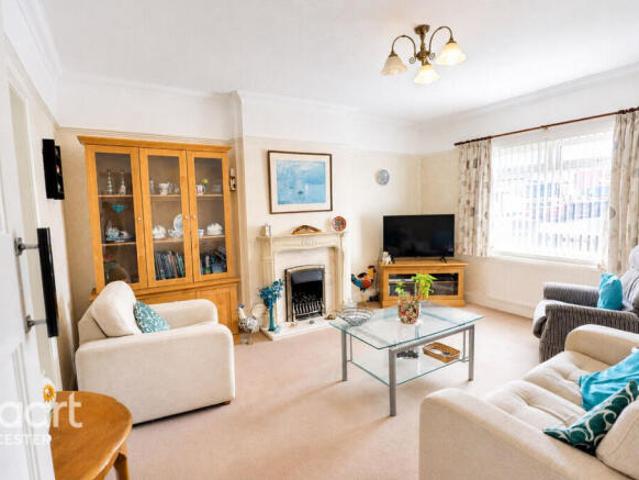 2 bedroom detached bungalow for sale in St Ives Road, Leicester, LE4