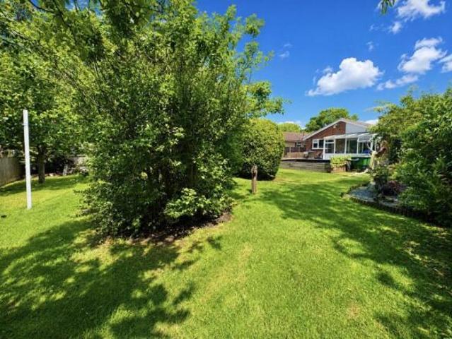 2 bedroom detached bungalow for sale in Stowe Walk, Parklands, Northampton NN3