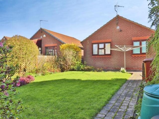 2 bedroom detached bungalow for sale in Swallow Drive, Leeds, LS17