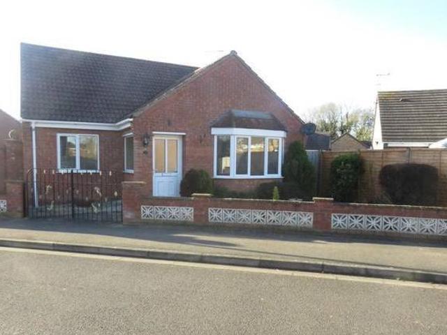 2 bedroom detached bungalow for sale in Poplar Close Ruskington Sleaford NG34