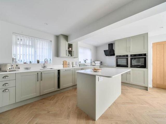2 bedroom detached bungalow for sale in Portland Close, Bedford, MK41