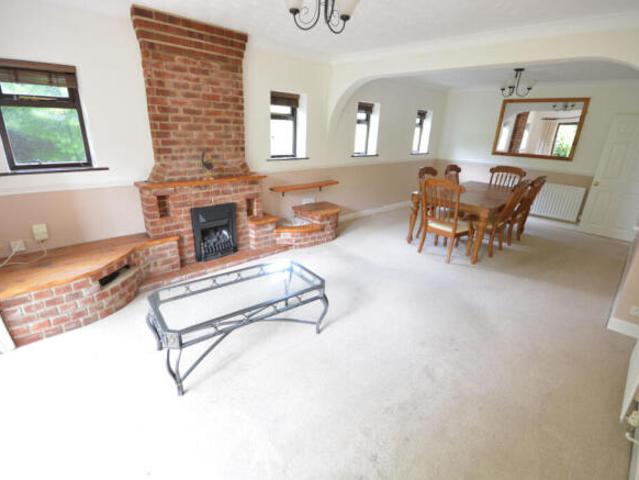 2 bedroom detached bungalow for sale in Wallace Road, Broadstone, Dorset, BH18
