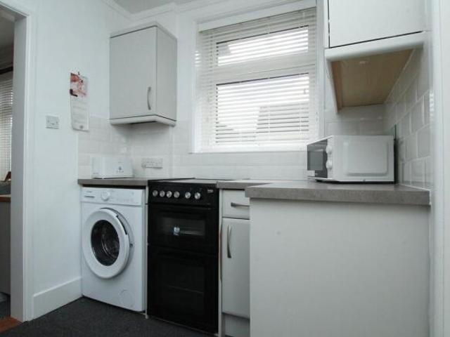 2 bedroom detached bungalow for sale in Winifred Road, Oakdale, POOLE, BH15