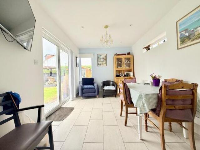 2 bedroom detached bungalow for sale in Wycombe Way, Warden Hills, Luton, Bedfordshire, LU3 2BW, LU3
