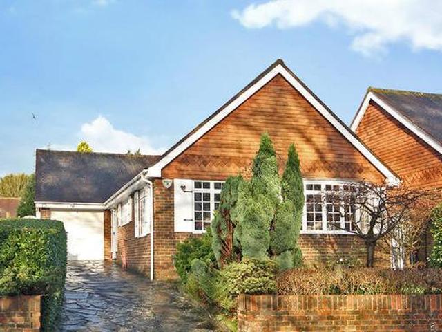 2 bedroom detached bungalow for sale in The Chase Findon Village BN14 0TT BN14