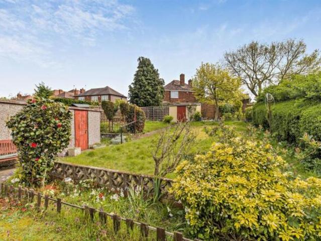2 bedroom detached bungalow for sale in The Grove, Doncaster, DN2