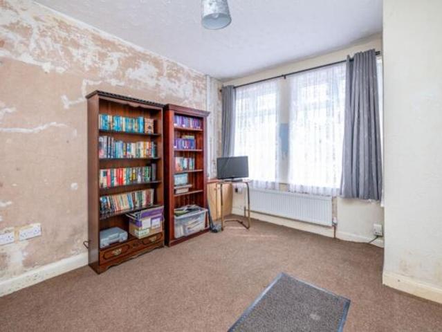 2 bedroom detached bungalow for sale in Uplands Road, Willenhall, West Midlands, WV13