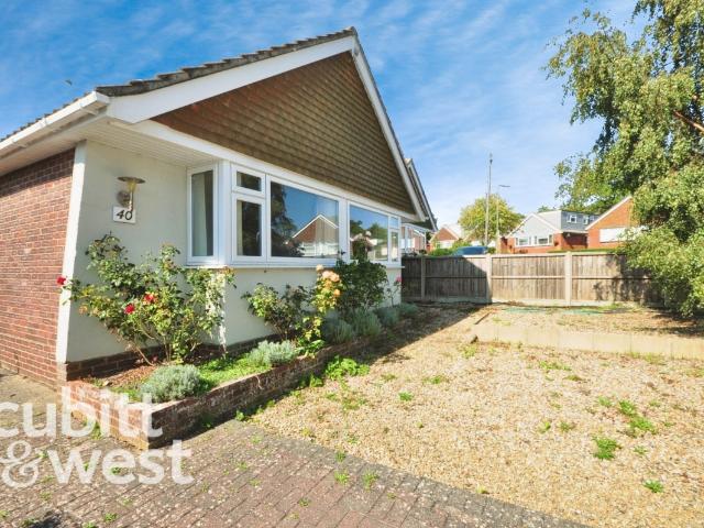 2 bedroom detached bungalow to rent