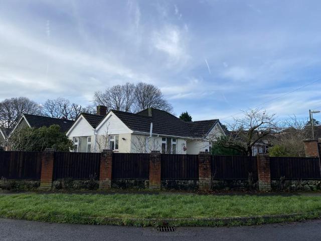 2 bedroom detached bungalow to rent