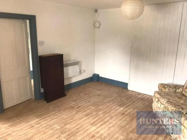 2 bedroom detached bungalow to rent