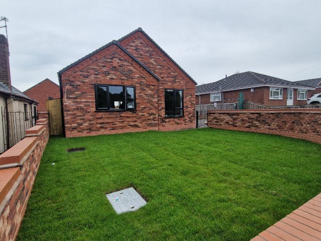 2 bedroom detached bungalow to rent