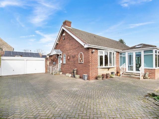 2 bedroom detached bungalow to rent