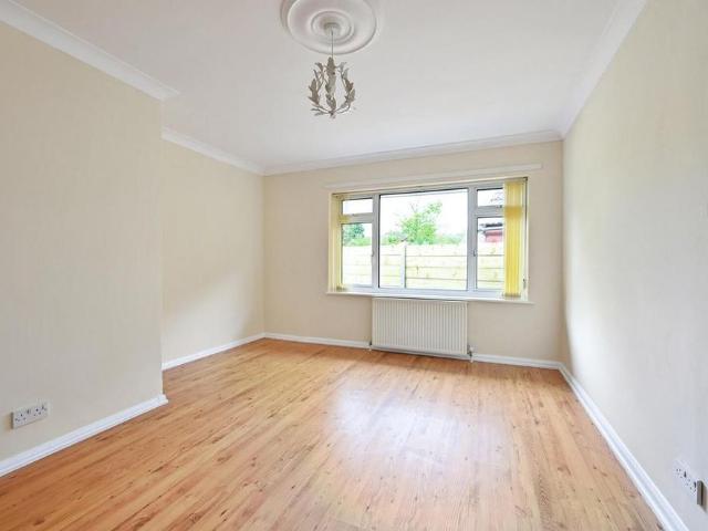 2 bedroom detached bungalow to rent