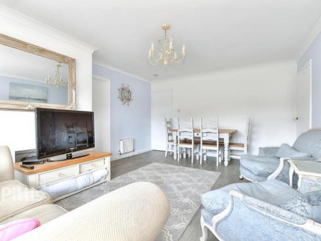 2 bedroom detached bungalow to rent