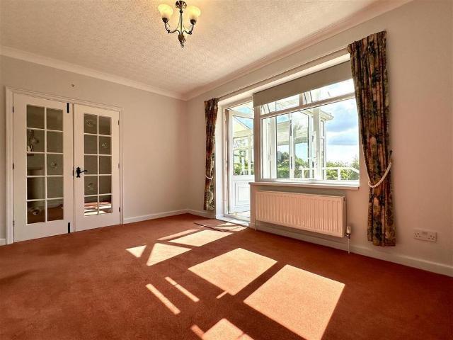 2 bedroom detached bungalow to rent