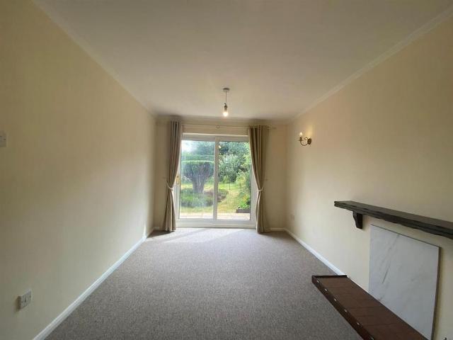 2 bedroom detached bungalow to rent