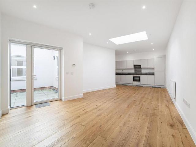2 bedroom detached bungalow to rent