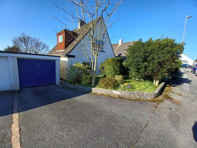 2 bedroom detached bungalow to rent