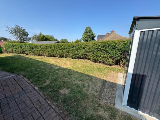 2 bedroom detached bungalow to rent